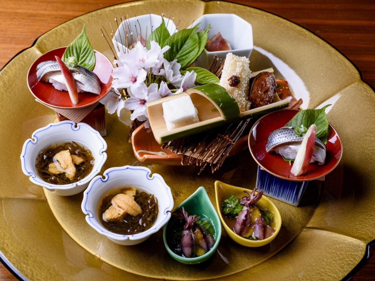 Atami Sekaie in Atami Onsen, Chubu