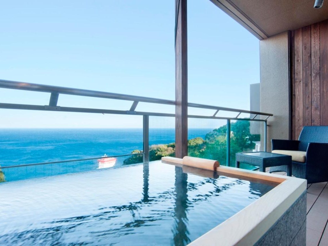 Atami Sekaie in Atami Onsen, Chubu