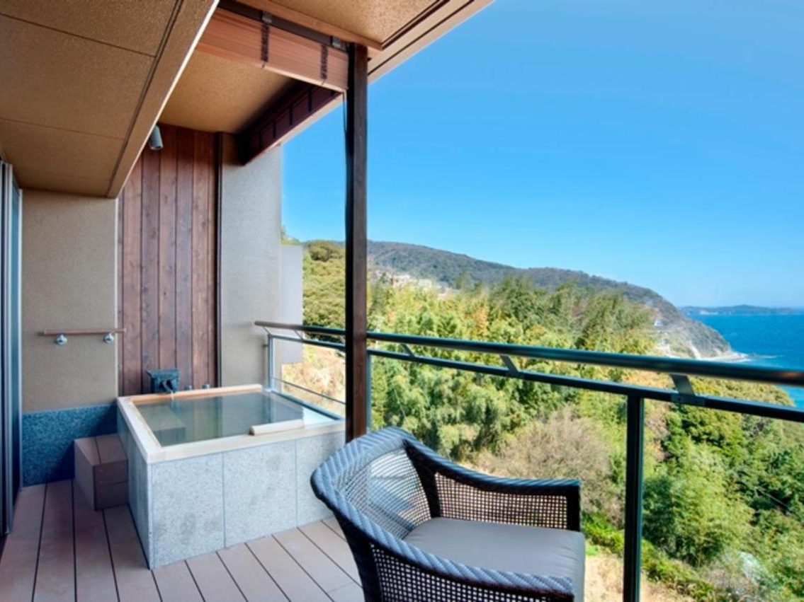 Atami Sekaie in Atami Onsen, Chubu