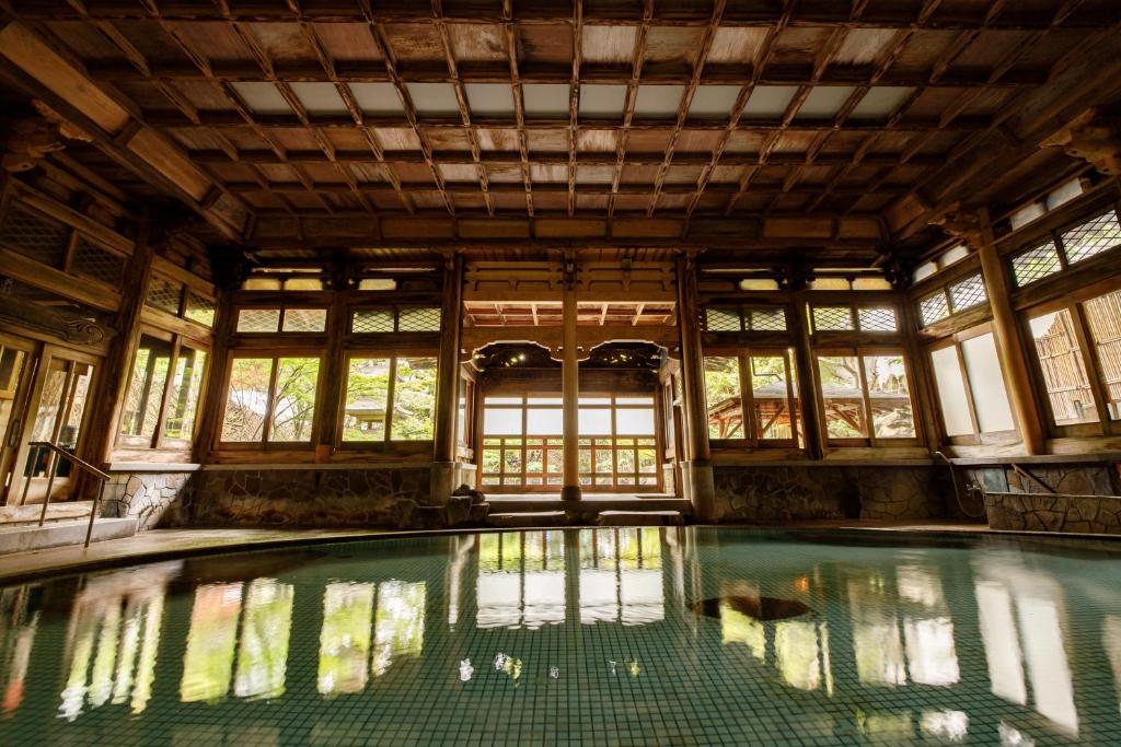 Yudanaka Onsen Yorozuya in Yudanaka Onsen, Chubu